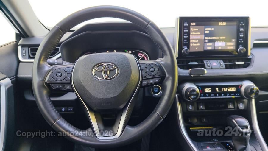 Melns Toyota RAV4 2021 Tallina, ar dzinēja tilpumu 1.99 L un nobraukumu 101 tūkst. km par 26900 €, foto 10 vietnē AUTOMOTO.COM.LV