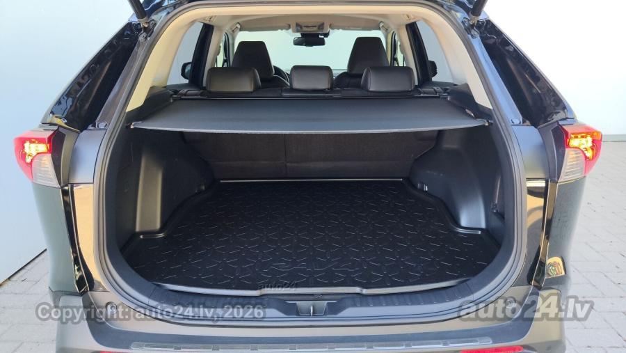 Melns Toyota RAV4 2021 Tallina, ar dzinēja tilpumu 1.99 L un nobraukumu 101 tūkst. km par 26900 €, foto 11 vietnē AUTOMOTO.COM.LV