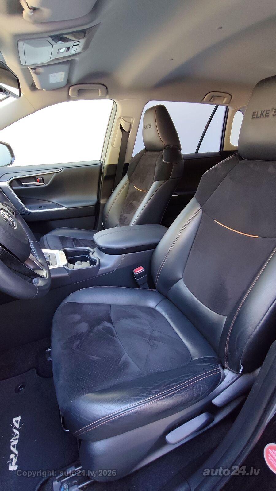 Melns Toyota RAV4 2021 Tallina, ar dzinēja tilpumu 1.99 L un nobraukumu 101 tūkst. km par 26900 €, foto 12 vietnē AUTOMOTO.COM.LV