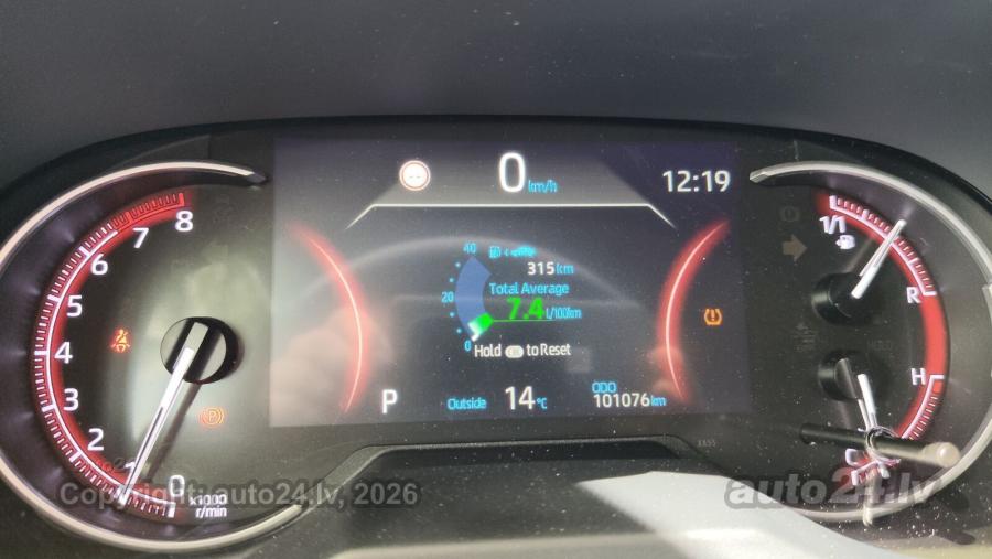 Melns Toyota RAV4 2021 Tallina, ar dzinēja tilpumu 1.99 L un nobraukumu 101 tūkst. km par 26900 €, foto 17 vietnē AUTOMOTO.COM.LV