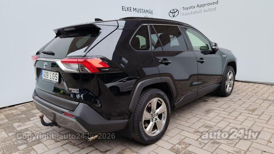 Black Toyota RAV4 2021 in Tallinn, with an engine capacity of 2.49 L and mileage of 119 thousand km for 29995 €, photo 3 on AUTOMOTO.COM.LV