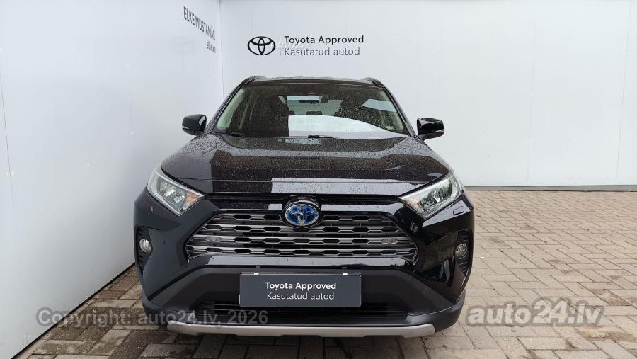 Black Toyota RAV4 2021 in Tallinn, with an engine capacity of 2.49 L and mileage of 119 thousand km for 29995 €, photo 6 on AUTOMOTO.COM.LV