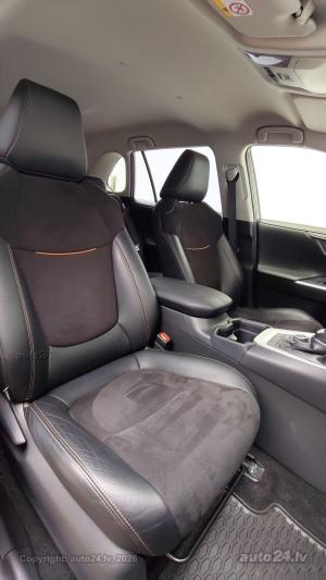 Black Toyota RAV4 2021 in Tallinn, with an engine capacity of 2.49 L and mileage of 119 thousand km for 29995 €, photo 7 on AUTOMOTO.COM.LV