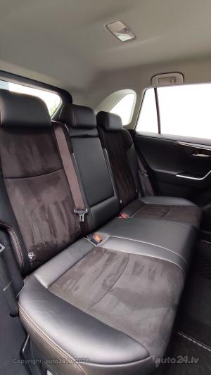 Black Toyota RAV4 2021 in Tallinn, with an engine capacity of 2.49 L and mileage of 119 thousand km for 29995 €, photo 8 on AUTOMOTO.COM.LV