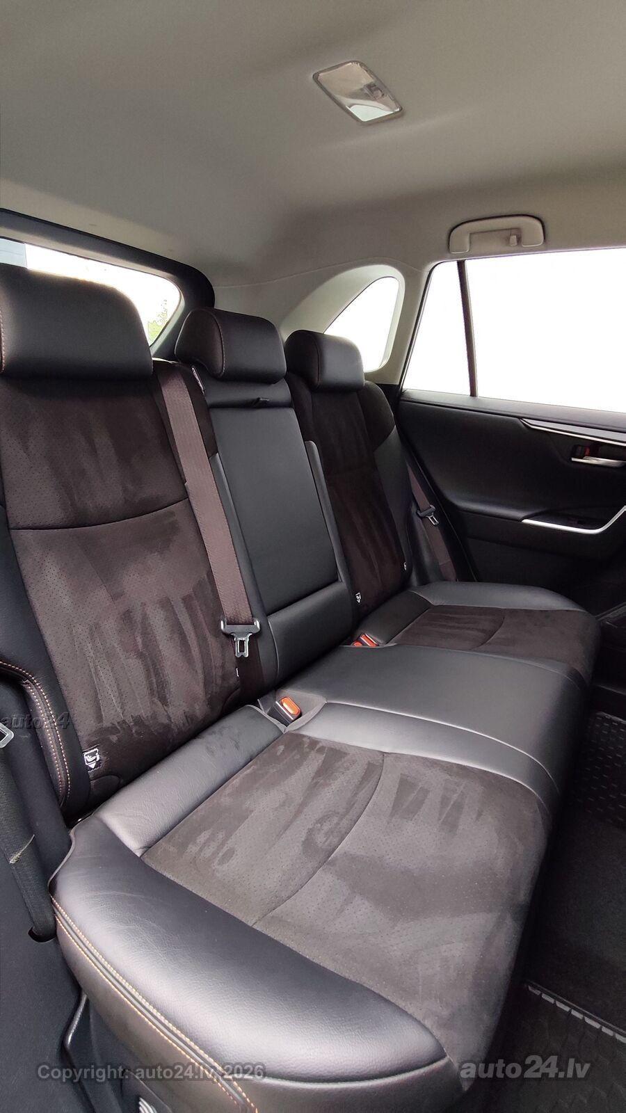 Black Toyota RAV4 2021 in Tallinn, with an engine capacity of 2.49 L and mileage of 119 thousand km for 29995 €, photo 8 on AUTOMOTO.COM.LV