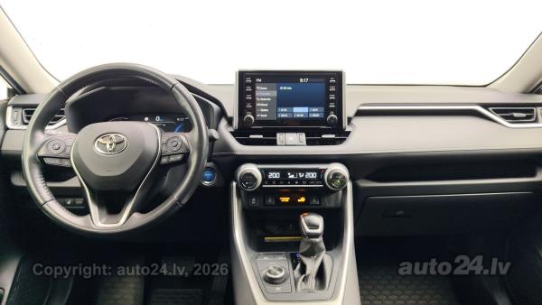 Black Toyota RAV4 2021 in Tallinn, with an engine capacity of 2.49 L and mileage of 119 thousand km for 29995 €, photo 8 on AUTOMOTO.COM.LV