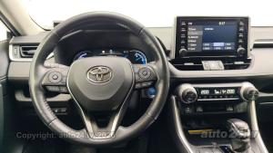 Black Toyota RAV4 2021 in Tallinn, with an engine capacity of 2.49 L and mileage of 119 thousand km for 29995 €, photo 10 on AUTOMOTO.COM.LV