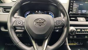 Black Toyota RAV4 2021 in Tallinn, with an engine capacity of 2.49 L and mileage of 119 thousand km for 29995 €, photo 13 on AUTOMOTO.COM.LV