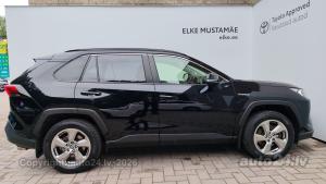 Black Toyota RAV4 2021 in Tallinn, with an engine capacity of 2.49 L and mileage of 119 thousand km for 29995 €, photo 17 on AUTOMOTO.COM.LV