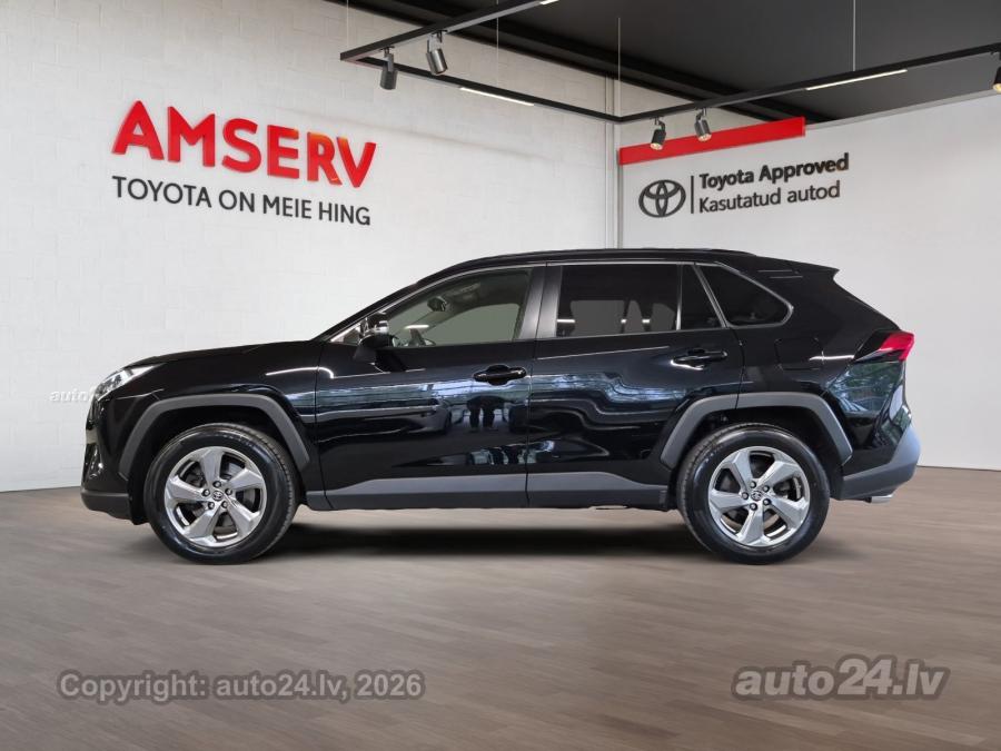 Black Toyota RAV4 2021 in Tallinn, with an engine capacity of 2.00 L and mileage of 99 thousand km for 24990 €, photo 4 on AUTOMOTO.COM.LV