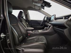 Black Toyota RAV4 2021 in Tallinn, with an engine capacity of 2.00 L and mileage of 99 thousand km for 24990 €, photo 7 on AUTOMOTO.COM.LV