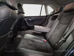 Black Toyota RAV4 2021 in Tallinn, with an engine capacity of 2.00 L and mileage of 99 thousand km for 24990 €, photo 8 on AUTOMOTO.COM.LV