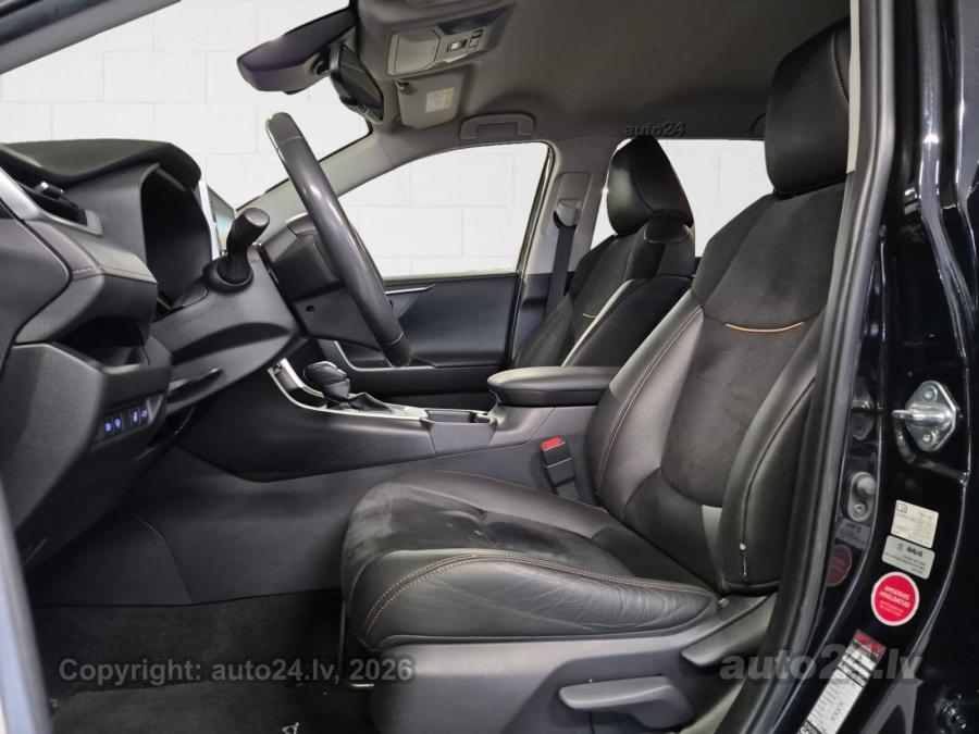 Black Toyota RAV4 2021 in Tallinn, with an engine capacity of 2.00 L and mileage of 99 thousand km for 24990 €, photo 12 on AUTOMOTO.COM.LV