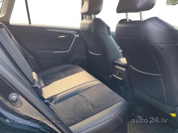 Black Toyota RAV4 2021 in Tallinn, with an engine capacity of 2.49 L and mileage of 53 thousand km for 31895 €, photo 7 on AUTOMOTO.COM.LV
