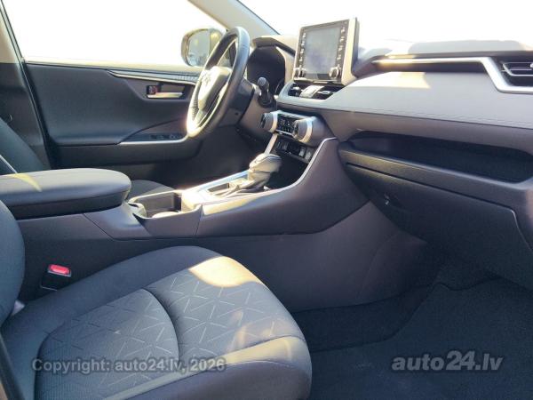 Melns Toyota RAV4 2021 Tallina, ar dzinēja tilpumu 1.99 L un nobraukumu 41 tūkst. km par 25895 €, foto 7 vietnē AUTOMOTO.COM.LV