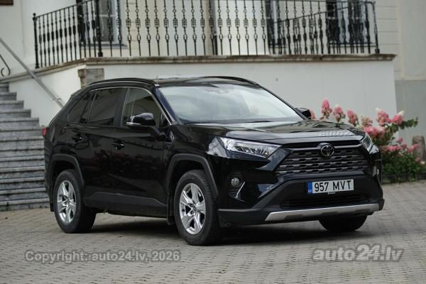 Melns Toyota RAV4 2021 Tallina, ar dzinēja tilpumu 2.00 L un nobraukumu 126 tūkst. km par 22400 €, foto 1 vietnē AUTOMOTO.COM.LV