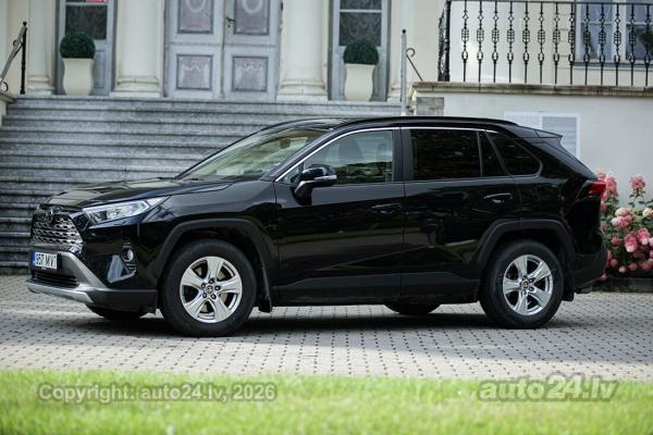 Melns Toyota RAV4 2021 Tallina, ar dzinēja tilpumu 2.00 L un nobraukumu 126 tūkst. km par 22400 €, foto 5 vietnē AUTOMOTO.COM.LV
