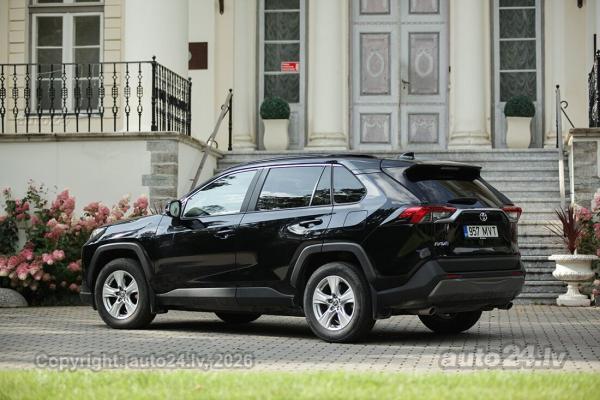 Melns Toyota RAV4 2021 Tallina, ar dzinēja tilpumu 2.00 L un nobraukumu 126 tūkst. km par 22400 €, foto 6 vietnē AUTOMOTO.COM.LV
