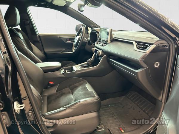 Черный Тойота РАВ 4 2021 в Пярну, объемом двигателя 2.50 л и пробегом 90 тыс. км за 30990 €, фото 7 на AUTOMOTO.COM.LV