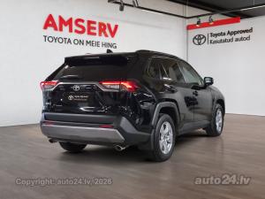 Melns Toyota RAV4 2021 Tallina, ar dzinēja tilpumu 2.00 L un nobraukumu 170 tūkst. km par 22490 €, foto 3 vietnē AUTOMOTO.COM.LV