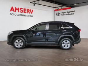 Melns Toyota RAV4 2021 Tallina, ar dzinēja tilpumu 2.00 L un nobraukumu 170 tūkst. km par 22490 €, foto 4 vietnē AUTOMOTO.COM.LV