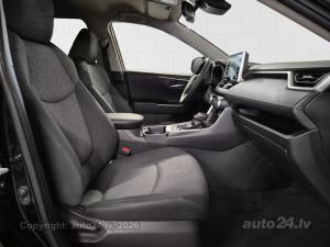 Melns Toyota RAV4 2021 Tallina, ar dzinēja tilpumu 2.00 L un nobraukumu 170 tūkst. km par 22490 €, foto 7 vietnē AUTOMOTO.COM.LV