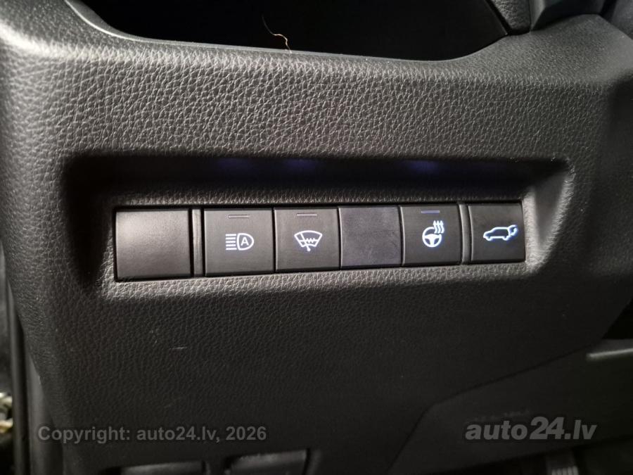 Melns Toyota RAV4 2021 Tallina, ar dzinēja tilpumu 2.00 L un nobraukumu 170 tūkst. km par 22490 €, foto 17 vietnē AUTOMOTO.COM.LV