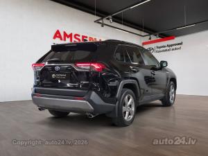 Melns Toyota RAV4 2021 Tallina, ar dzinēja tilpumu 2.50 L un nobraukumu 110 tūkst. km par 28490 €, foto 3 vietnē AUTOMOTO.COM.LV