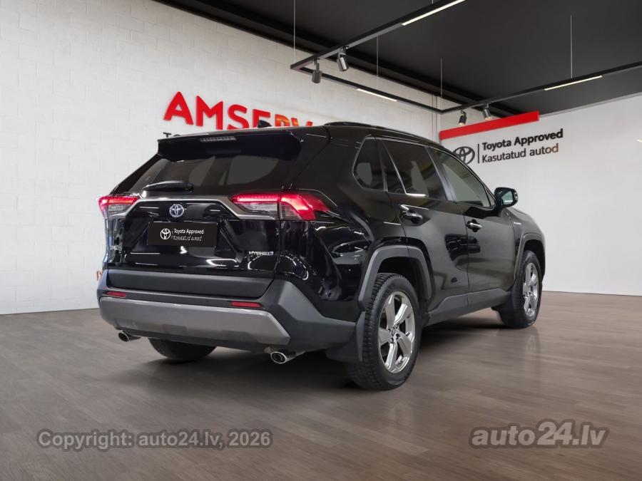 Melns Toyota RAV4 2021 Tallina, ar dzinēja tilpumu 2.50 L un nobraukumu 110 tūkst. km par 28490 €, foto 3 vietnē AUTOMOTO.COM.LV