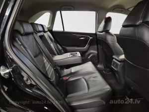 Melns Toyota RAV4 2021 Tallina, ar dzinēja tilpumu 2.50 L un nobraukumu 110 tūkst. km par 28490 €, foto 8 vietnē AUTOMOTO.COM.LV