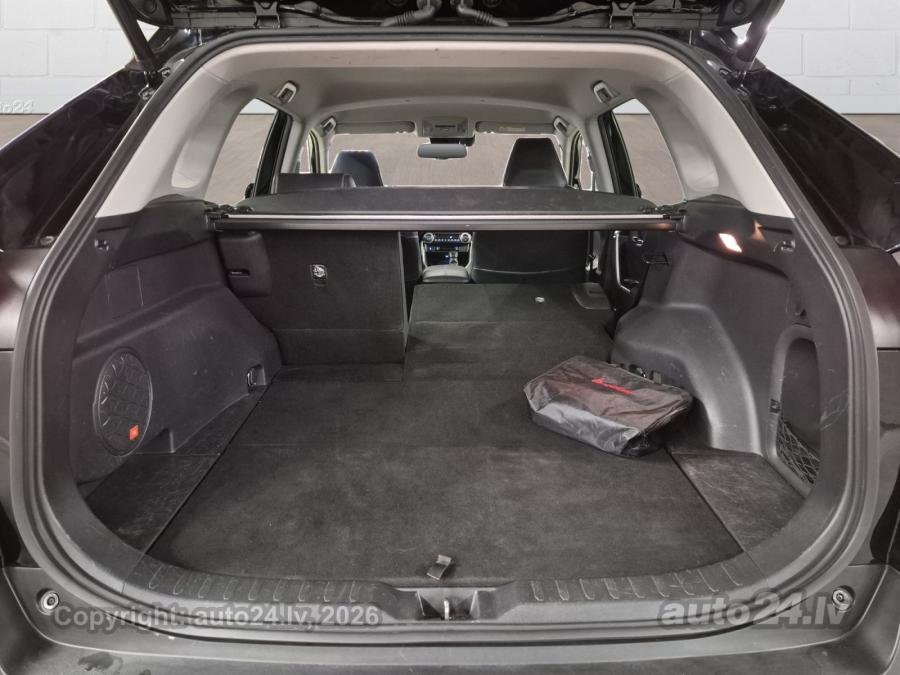 Melns Toyota RAV4 2021 Tallina, ar dzinēja tilpumu 2.50 L un nobraukumu 110 tūkst. km par 28490 €, foto 11 vietnē AUTOMOTO.COM.LV