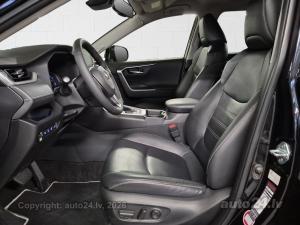 Melns Toyota RAV4 2021 Tallina, ar dzinēja tilpumu 2.50 L un nobraukumu 110 tūkst. km par 28490 €, foto 12 vietnē AUTOMOTO.COM.LV