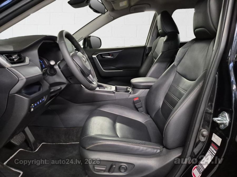 Melns Toyota RAV4 2021 Tallina, ar dzinēja tilpumu 2.50 L un nobraukumu 110 tūkst. km par 28490 €, foto 12 vietnē AUTOMOTO.COM.LV