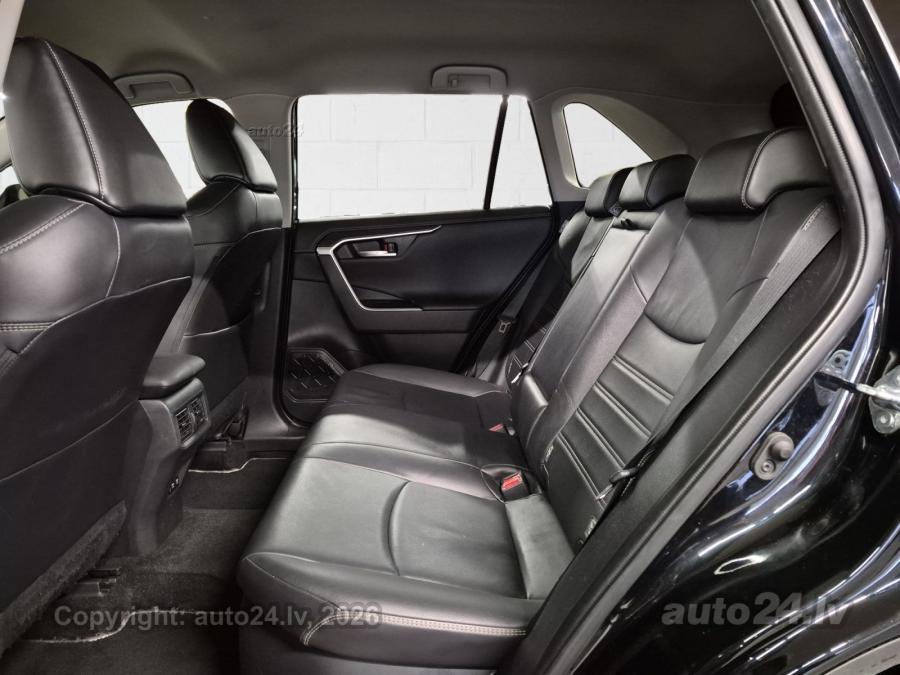 Melns Toyota RAV4 2021 Tallina, ar dzinēja tilpumu 2.50 L un nobraukumu 110 tūkst. km par 28490 €, foto 20 vietnē AUTOMOTO.COM.LV