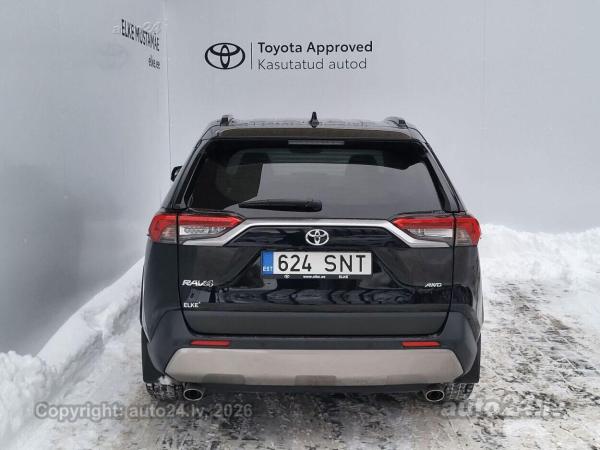 Black Toyota RAV4 2022 in Tallinn, with an engine capacity of 1.99 L and mileage of 31 thousand km for 31995 €, photo 4 on AUTOMOTO.COM.LV