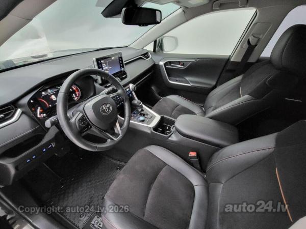 Melns Toyota RAV4 2022 Tallina, ar dzinēja tilpumu 1.99 L un nobraukumu 31 tūkst. km par 31995 €, foto 11 vietnē AUTOMOTO.COM.LV