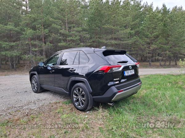 Black Toyota RAV4 2022 in Saku, with an engine capacity of 2.50 L and mileage of 78 thousand km for 29500 €, photo 3 on AUTOMOTO.COM.LV