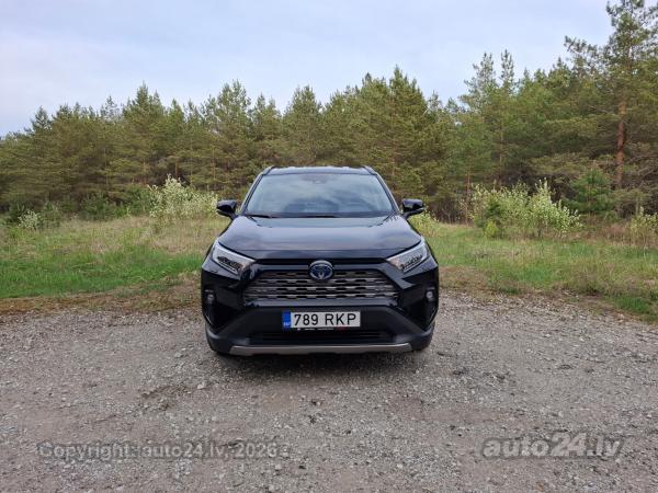 Black Toyota RAV4 2022 in Saku, with an engine capacity of 2.50 L and mileage of 78 thousand km for 29500 €, photo 8 on AUTOMOTO.COM.LV
