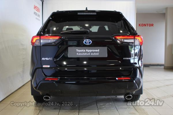 Melns Toyota RAV4 2022 Tallina, ar dzinēja tilpumu 2.50 L un nobraukumu 92 tūkst. km par 30490 €, foto 4 vietnē AUTOMOTO.COM.LV