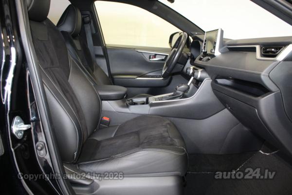 Melns Toyota RAV4 2022 Tallina, ar dzinēja tilpumu 2.50 L un nobraukumu 92 tūkst. km par 30490 €, foto 6 vietnē AUTOMOTO.COM.LV
