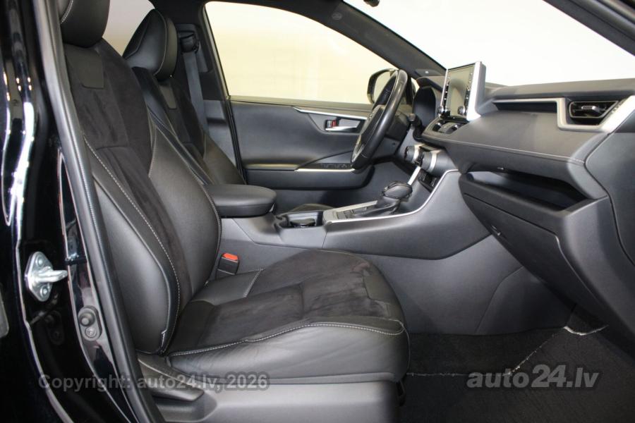 Melns Toyota RAV4 2022 Tallina, ar dzinēja tilpumu 2.50 L un nobraukumu 92 tūkst. km par 30490 €, foto 7 vietnē AUTOMOTO.COM.LV