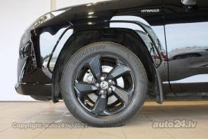 Melns Toyota RAV4 2022 Tallina, ar dzinēja tilpumu 2.50 L un nobraukumu 92 tūkst. km par 30490 €, foto 16 vietnē AUTOMOTO.COM.LV