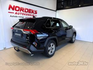 Black Toyota RAV4 2022 in Tallinn, with an engine capacity of 2.00 L and mileage of 86 thousand km for 24990 €, photo 3 on AUTOMOTO.COM.LV