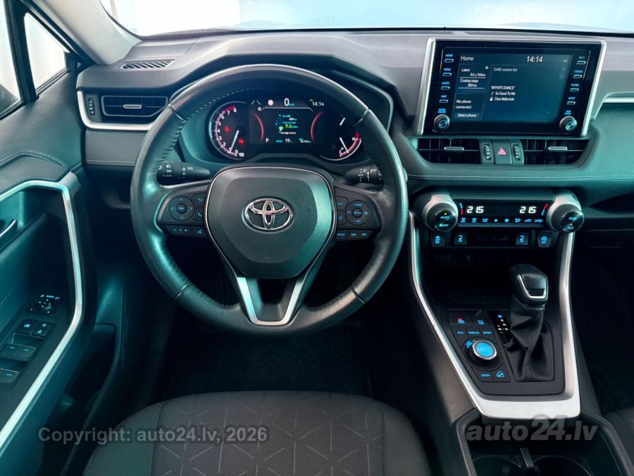 Black Toyota RAV4 2022 in Tallinn, with an engine capacity of 2.00 L and mileage of 86 thousand km for 24990 €, photo 9 on AUTOMOTO.COM.LV