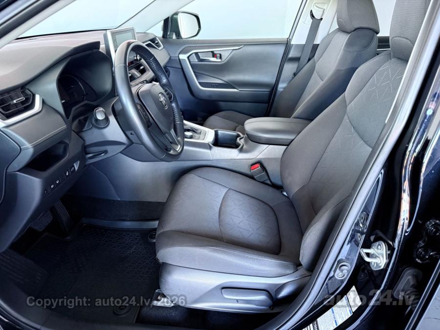 Black Toyota RAV4 2022 in Tallinn, with an engine capacity of 2.00 L and mileage of 86 thousand km for 24990 €, photo 11 on AUTOMOTO.COM.LV