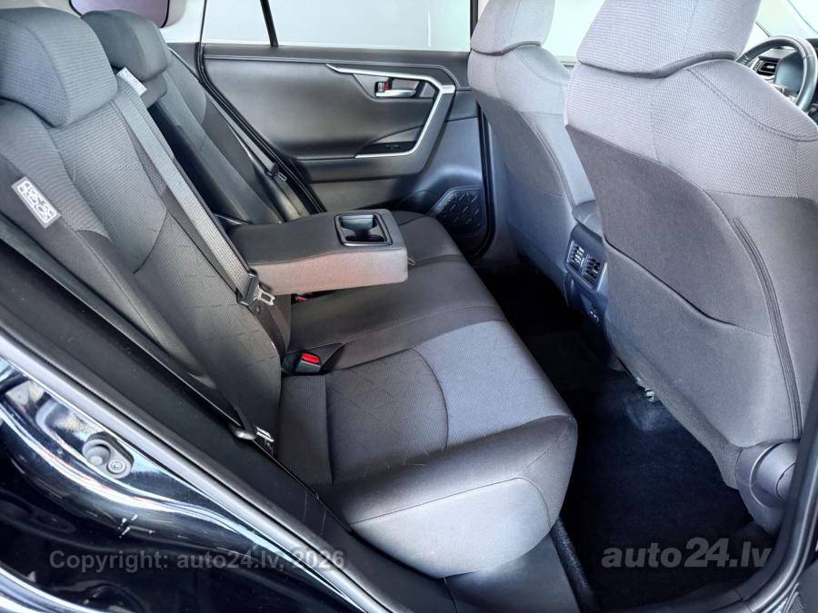 Black Toyota RAV4 2022 in Tallinn, with an engine capacity of 2.00 L and mileage of 86 thousand km for 24990 €, photo 14 on AUTOMOTO.COM.LV