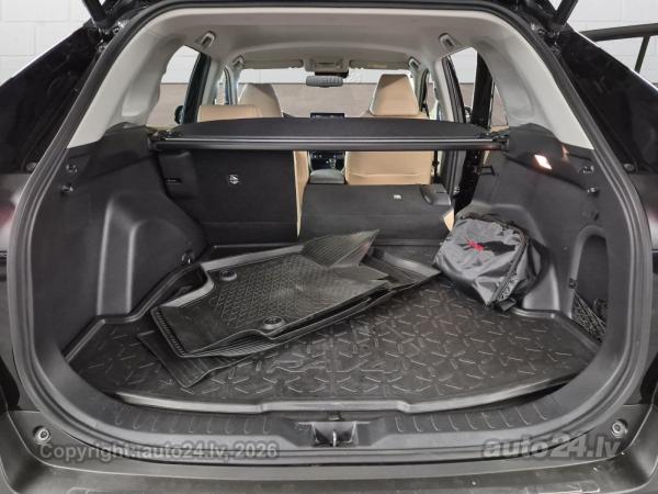 Black Toyota RAV4 2022 in Tallinn, with an engine capacity of 2.50 L and mileage of 148 thousand km for 26990 €, photo 11 on AUTOMOTO.COM.LV
