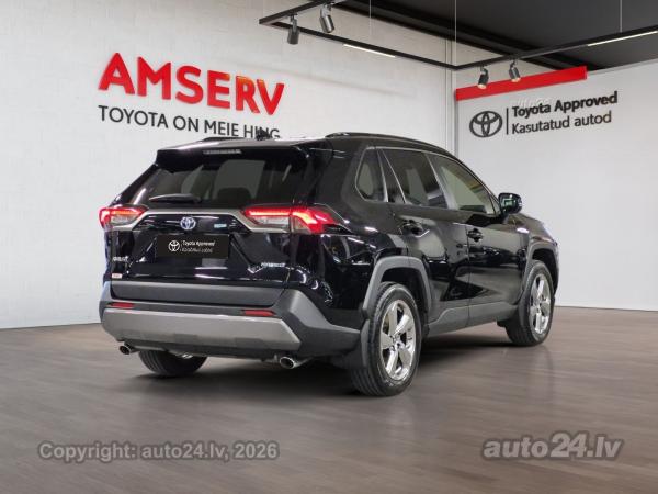 Black Toyota RAV4 2022 in Tallinn, with an engine capacity of 2.50 L and mileage of 62 thousand km for 31490 €, photo 3 on AUTOMOTO.COM.LV