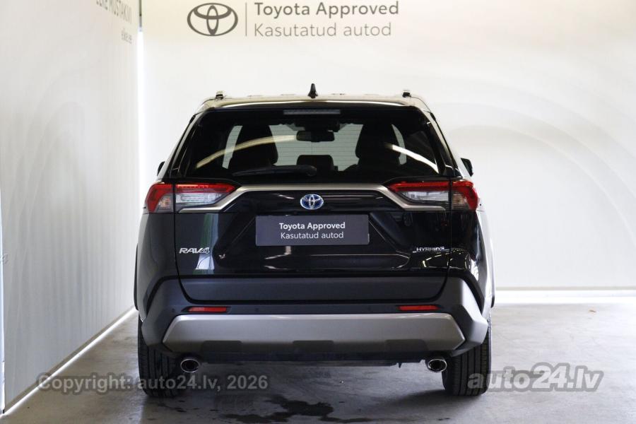 Black Toyota RAV4 2022 in Tallinn, with an engine capacity of 2.49 L and mileage of 57 thousand km for 29990 €, photo 5 on AUTOMOTO.COM.LV
