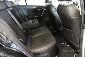 Black Toyota RAV4 2022 in Tallinn, with an engine capacity of 2.49 L and mileage of 57 thousand km for 29990 €, photo 8 on AUTOMOTO.COM.LV